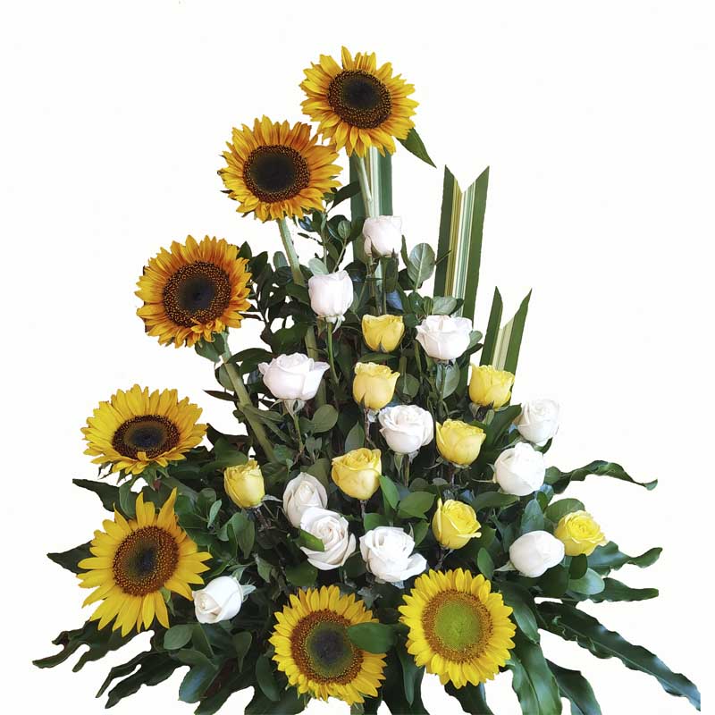 ramo de base rosa blancas amarillas y girasoles - Laurel Eventos